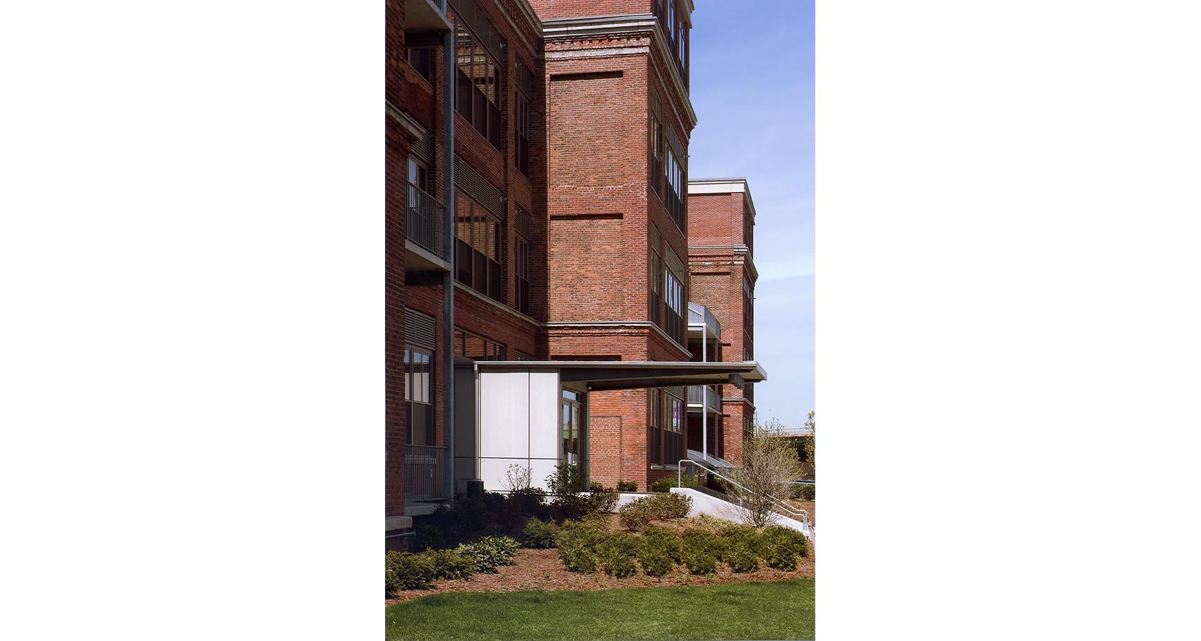 Porter 156 Lofts | Bargmann Hendrie + Archetype, Inc.