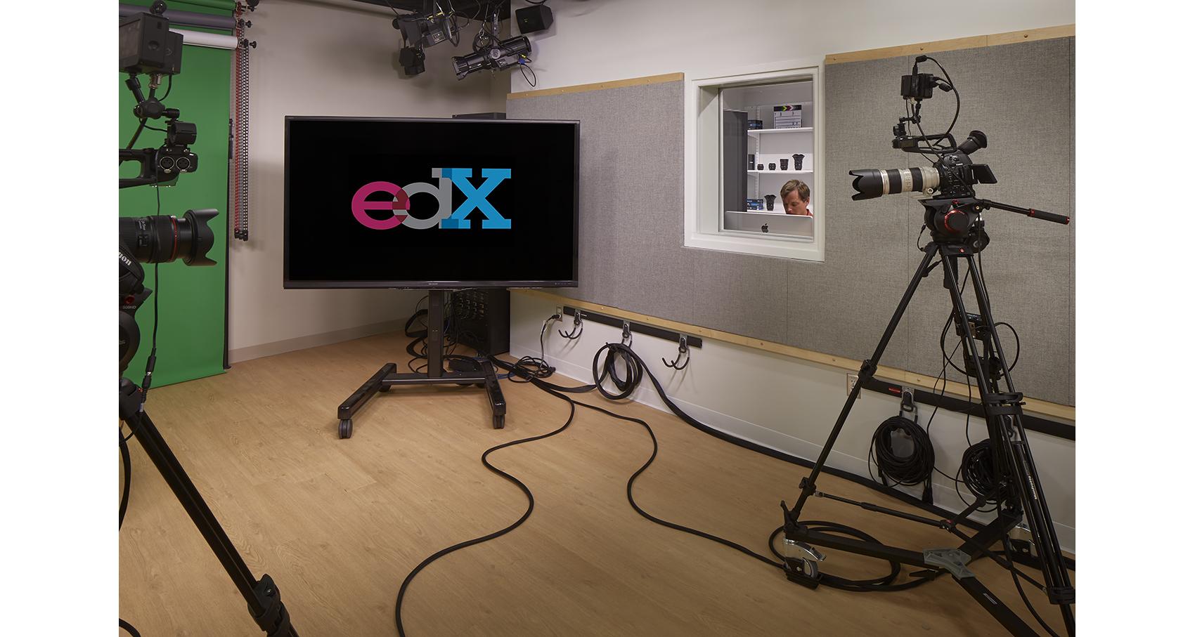 University Video Studio | Bargmann Hendrie + Archetype, Inc.